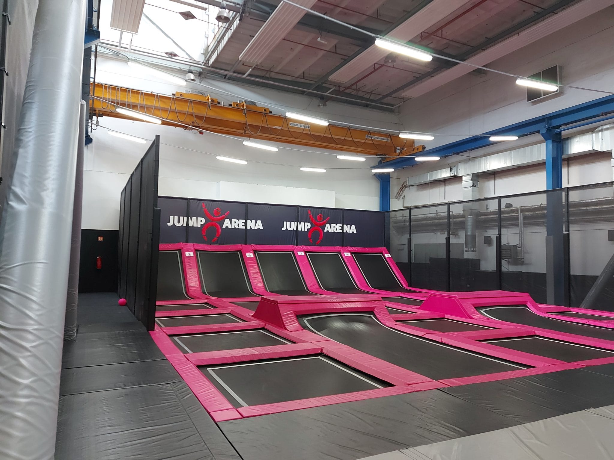 Třídní výlet 7. B – Jump aréna Praha - Základní škola U Stadionu 756 ...